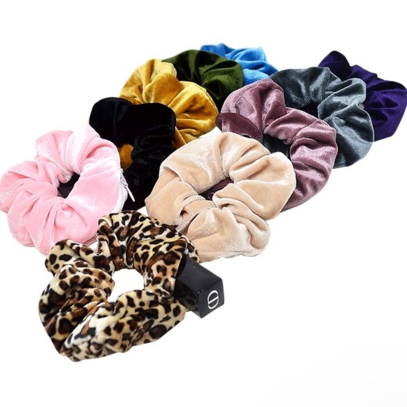 Accessories | New 1pc Zipper Pocket Velvet Scrunchie Ponytail Holder ...
